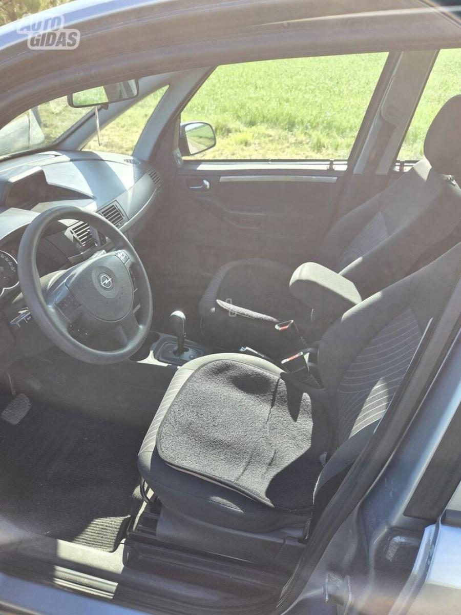 Opel Meriva 2006 in Plunge, with an engine capacity of 1.60 L and mileage of 160 thousand km for 1100 €, photo 8 on AUTOMOTO.COM.LV