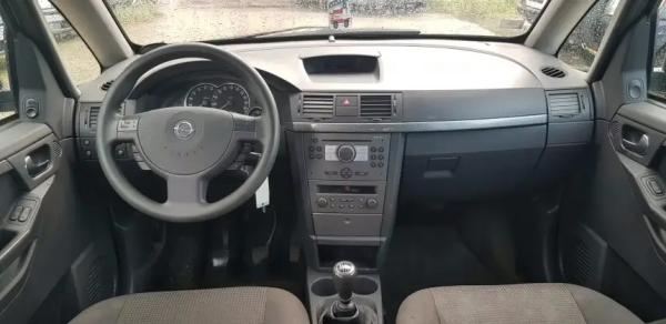 Opel Meriva 2007 in Valmiera, with an engine capacity of 1.70 L and mileage of 262 thousand km for 1300 €, photo 9 on AUTOMOTO.COM.LV