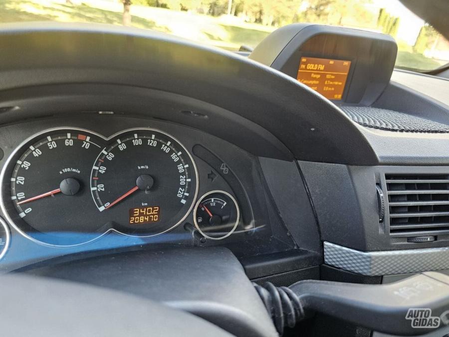 Opel Meriva 2010 in Utena, with an engine capacity of 1.60 L and mileage of 208 thousand km for 1900 €, photo 10 on AUTOMOTO.COM.LV