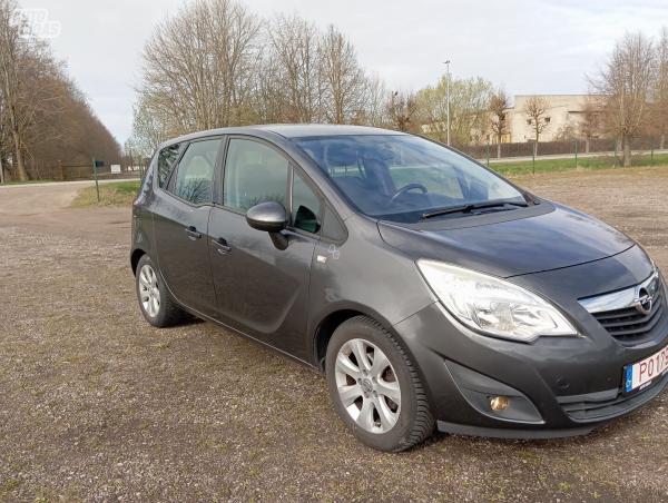 Opel Meriva 2011 in Sakiai, with an engine capacity of 1.40 L and mileage of 239 thousand km for 3200 €, photo 3 on AUTOMOTO.COM.LV