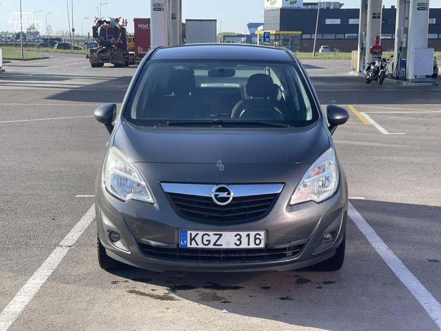Opel Meriva 2011 in Vilnius, with an engine capacity of 1.30 L and mileage of 203 thousand km for 2700 €, photo 3 on AUTOMOTO.COM.LV