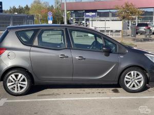 Opel Meriva 2011 in Vilnius, with an engine capacity of 1.30 L and mileage of 203 thousand km for 2700 €, photo 10 on AUTOMOTO.COM.LV