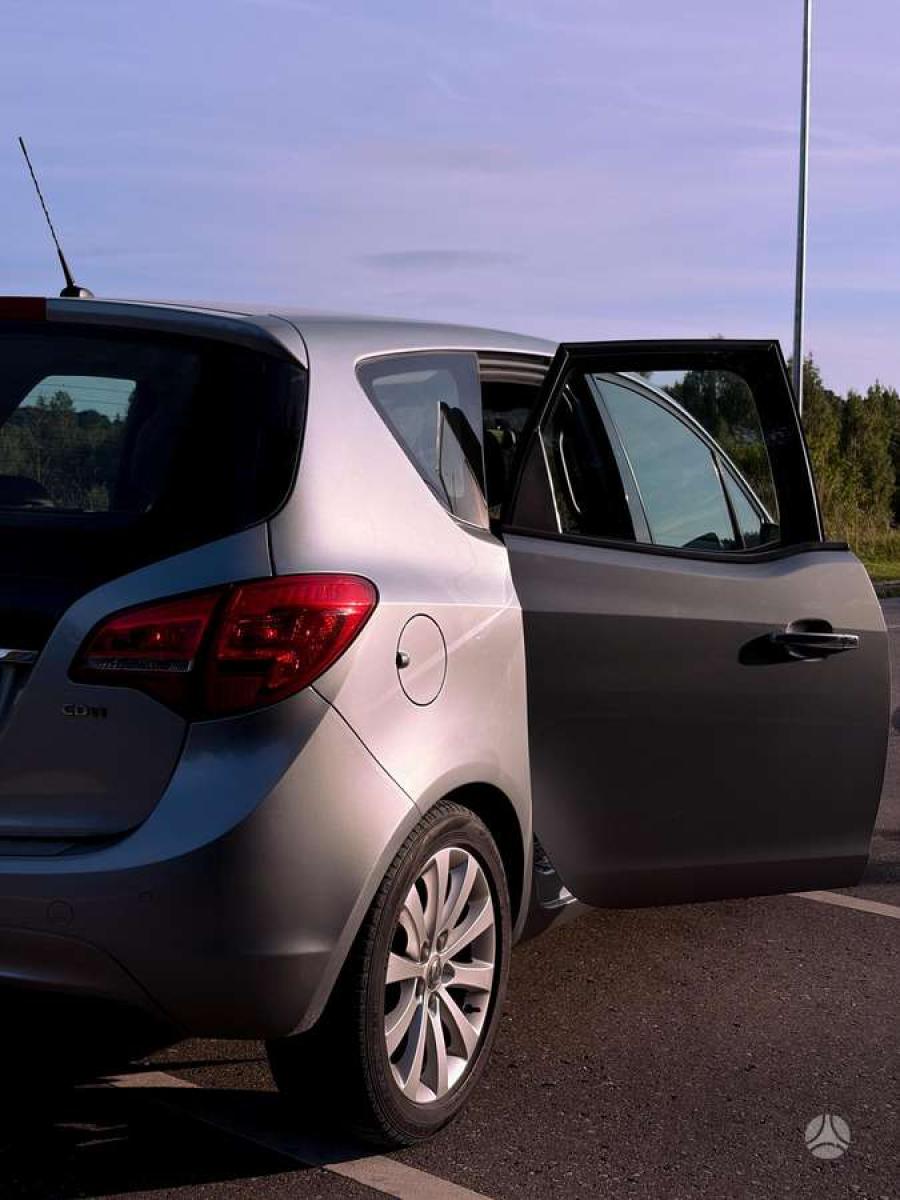 Opel Meriva 2011 in Vilnius, with an engine capacity of 1.70 L and mileage of 251 thousand km for 3990 €, photo 7 on AUTOMOTO.COM.LV
