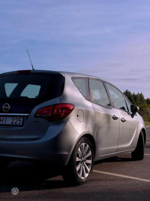 Opel Meriva 2011 in Vilnius, with an engine capacity of 1.70 L and mileage of 251 thousand km for 3990 €, photo 9 on AUTOMOTO.COM.LV