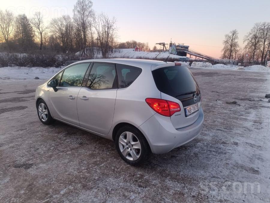Opel Meriva 2012 Rīga, ar dzinēja tilpumu 1.70 L un nobraukumu 220 tūkst. km par 2900 €, foto 3 vietnē AUTOMOTO.COM.LV