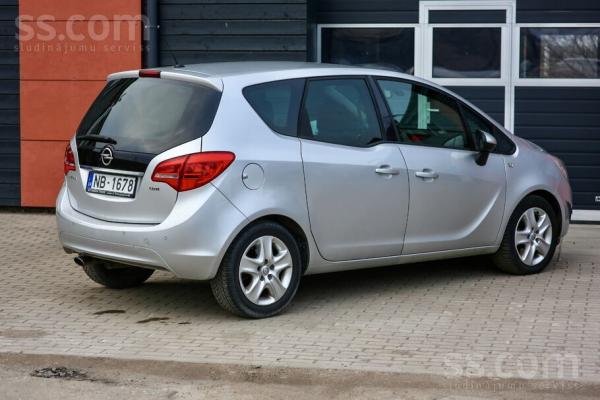 Opel Meriva 2012 Cēsis, ar dzinēja tilpumu 1.70 L un nobraukumu 220 tūkst. km par 2990 €, foto 2 vietnē AUTOMOTO.COM.LV