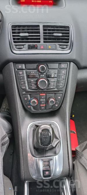 Opel Meriva 2012 Daugavpils, ar dzinēja tilpumu 1.30 L un nobraukumu 212 tūkst. km par 3800 €, foto 15 vietnē AUTOMOTO.COM.LV