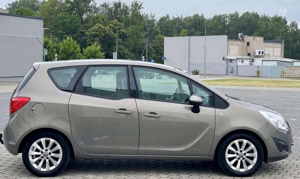 Opel Meriva 2012 in Raseiniai, with an engine capacity of 1.40 L and mileage of 200 thousand km for 2499 €, photo 10 on AUTOMOTO.COM.LV