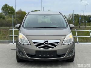 Opel Meriva 2013 in Taurage, with an engine capacity of 1.70 L and mileage of 213 thousand km for 3450 €, photo 4 on AUTOMOTO.COM.LV