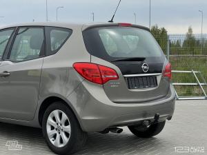 Opel Meriva 2013 in Taurage, with an engine capacity of 1.70 L and mileage of 213 thousand km for 3450 €, photo 8 on AUTOMOTO.COM.LV