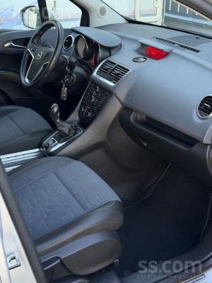 Opel Meriva 2013 in Riga, with an engine capacity of 1.70 L and mileage of 217 thousand km for 2980 €, photo 9 on AUTOMOTO.COM.LV