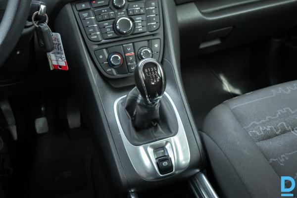 Opel Meriva 2015 in Liepaja, with an engine capacity of 1.60 L and mileage of 255 thousand km for 4900 €, photo 9 on AUTOMOTO.COM.LV
