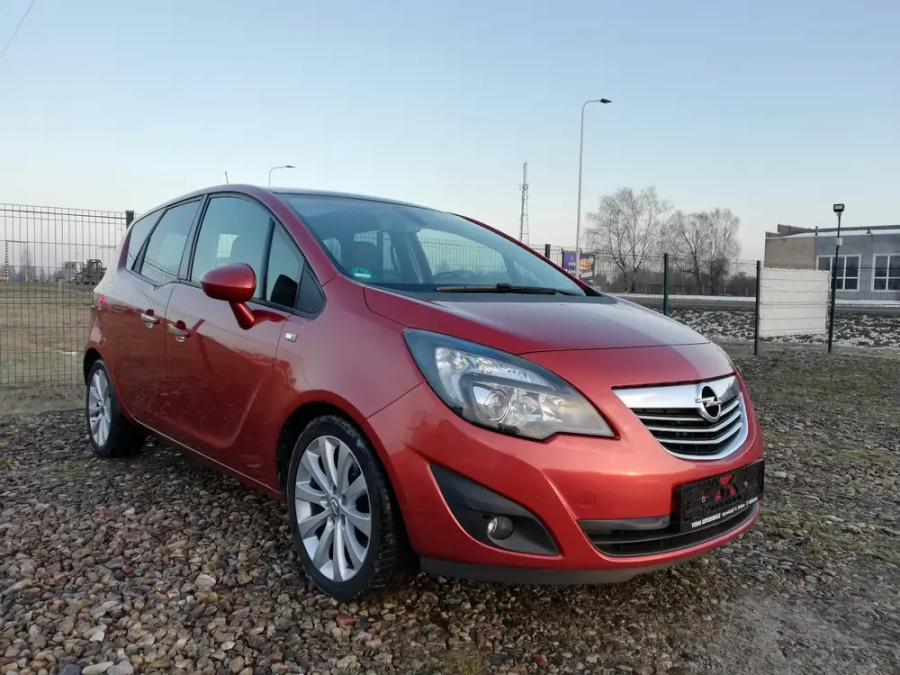 Orange Opel Meriva 2012 in Saldus, with an engine capacity of 1.70 L and mileage of 250 thousand km for 4990 €, photo 4 on AUTOMOTO.COM.LV