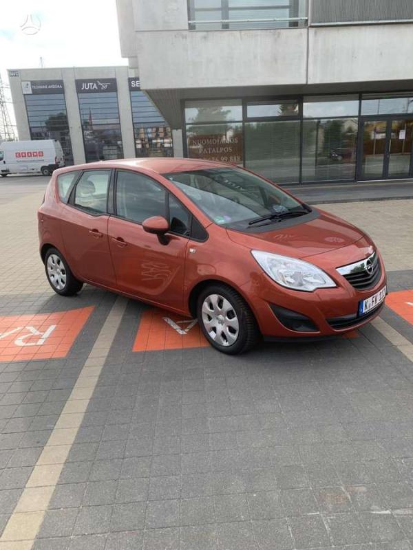 Sarkans Opel Meriva 2013 Kauņa, ar dzinēja tilpumu 1.40 L un nobraukumu 2 tūkst. km par 3350 €, foto 2 vietnē AUTOMOTO.COM.LV