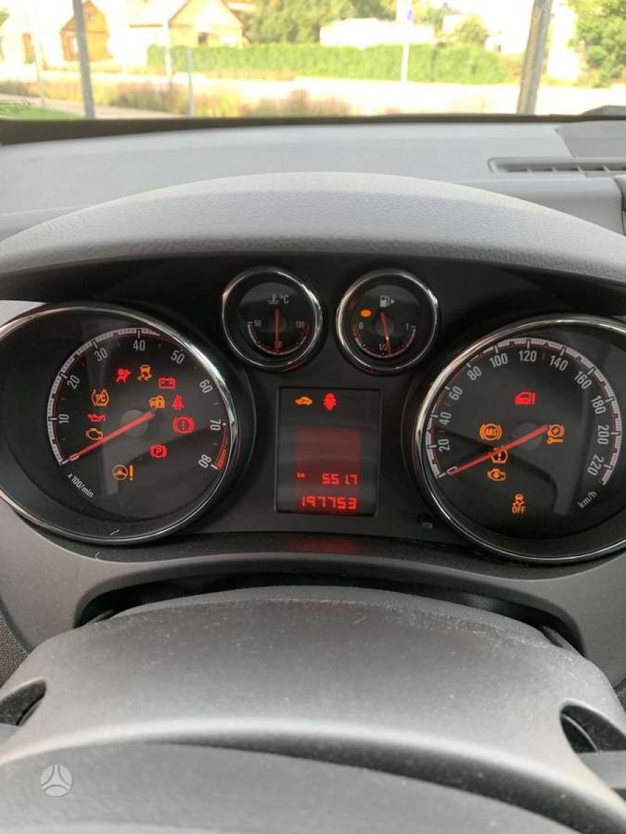 Sarkans Opel Meriva 2013 Kauņa, ar dzinēja tilpumu 1.40 L un nobraukumu 2 tūkst. km par 3350 €, foto 9 vietnē AUTOMOTO.COM.LV