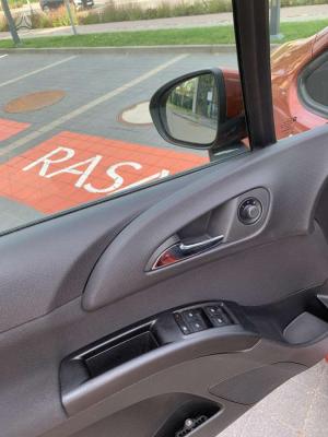 Sarkans Opel Meriva 2013 Kauņa, ar dzinēja tilpumu 1.40 L un nobraukumu 2 tūkst. km par 3350 €, foto 12 vietnē AUTOMOTO.COM.LV
