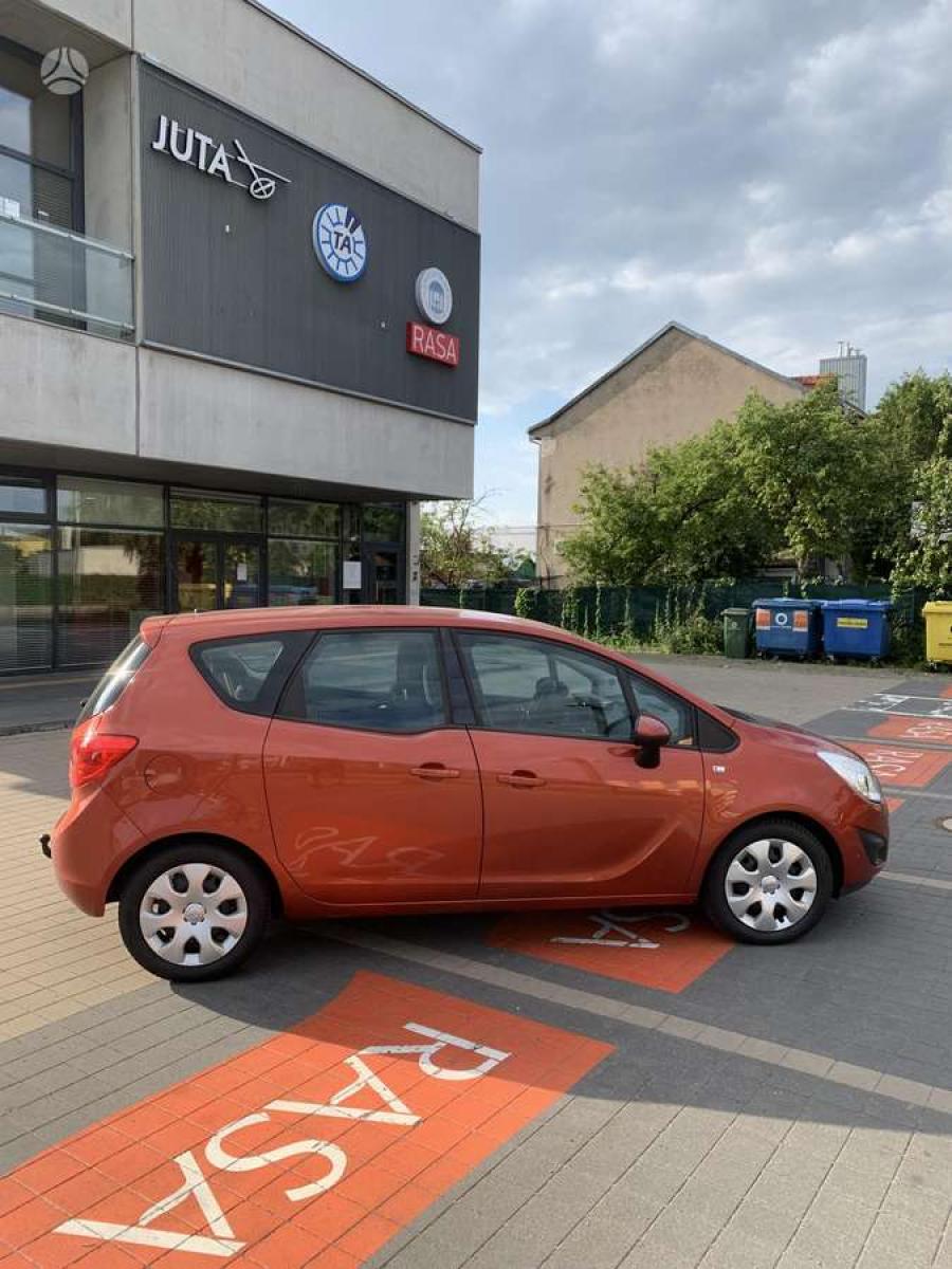 Sarkans Opel Meriva 2013 Kauņa, ar dzinēja tilpumu 1.40 L un nobraukumu 2 tūkst. km par 3350 €, foto 19 vietnē AUTOMOTO.COM.LV
