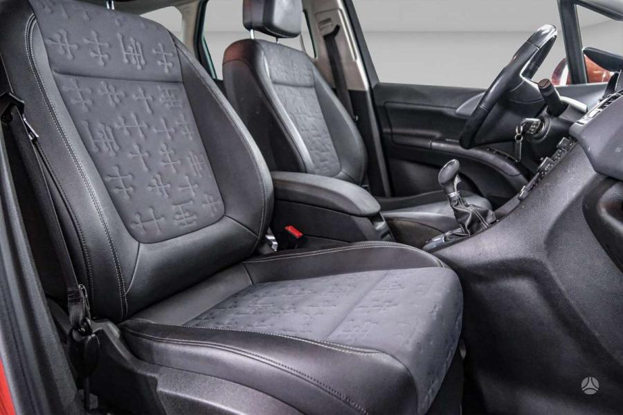 Sarkans Opel Meriva 2013 Kauņa, ar dzinēja tilpumu 1.70 L un nobraukumu 294 tūkst. km par 4790 €, foto 7 vietnē AUTOMOTO.COM.LV