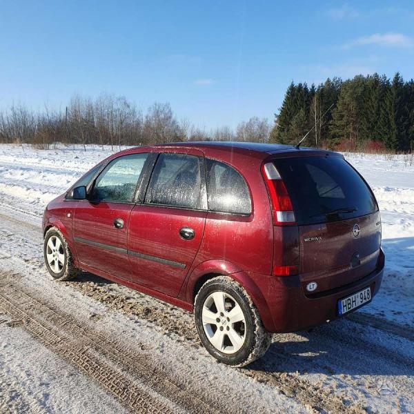 Sarkans Opel Meriva 2005 Utena, ar dzinēja tilpumu 1.70 L un nobraukumu 300 tūkst. km par 800 €, foto 5 vietnē AUTOMOTO.COM.LV