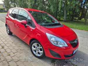 Sarkans Opel Meriva 2011 Tallina, ar dzinēja tilpumu 1.70 L un nobraukumu 217 tūkst. km par 3290 €, foto  vietnē AUTOMOTO.COM.LV