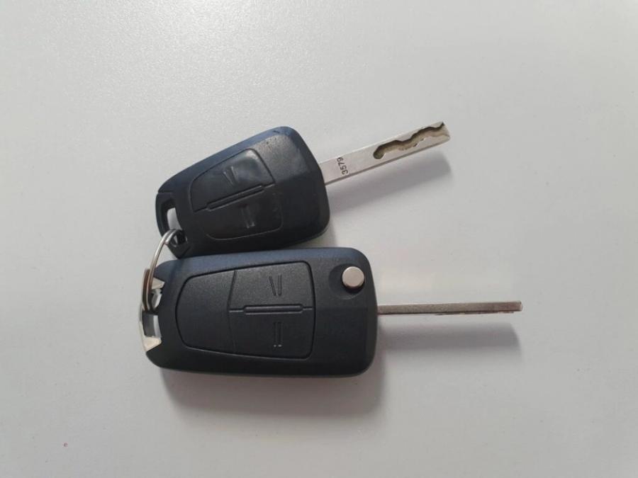 Opel Meriva 2006 Rīga, ar dzinēja tilpumu 1.70 L un nobraukumu 236 tūkst. km par 3550 €, foto 13 vietnē AUTOMOTO.COM.LV