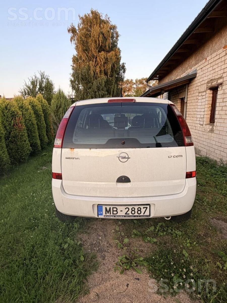 White Opel Meriva 2006 in Dobele, with an engine capacity of 1.70 L and mileage of 350 thousand km for 600 €, photo 4 on AUTOMOTO.COM.LV