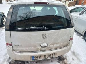 White Opel Meriva 2006 in Kuldiga, with an engine capacity of 1.70 L and mileage of 223 thousand km for 500 €, photo 3 on AUTOMOTO.COM.LV