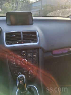 White Opel Meriva 2011 in Cesis, with an engine capacity of 1.70 L and mileage of 436 thousand km for 2150 €, photo 7 on AUTOMOTO.COM.LV