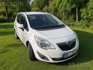 Balts Opel Meriva 2011 Rīga, ar dzinēja tilpumu 1.30 L un nobraukumu 250 tūkst. km par 2400 €, foto  vietnē AUTOMOTO.COM.LV