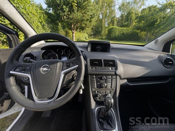 Balts Opel Meriva 2011 Rīga, ar dzinēja tilpumu 1.30 L un nobraukumu 250 tūkst. km par 2400 €, foto 3 vietnē AUTOMOTO.COM.LV