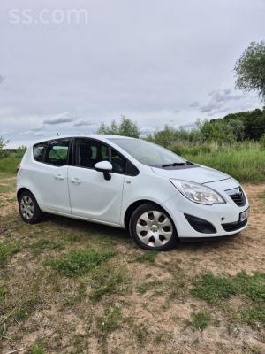 Balts Opel Meriva 2012 Rīga, ar dzinēja tilpumu 1.30 L un nobraukumu 289 tūkst. km par 2650 €, foto 3 vietnē AUTOMOTO.COM.LV