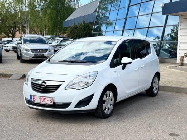 White Opel Meriva 2012 in Riga, with an engine capacity of 1.70 L and mileage of 157 thousand km for 4600 €, photo 3 on AUTOMOTO.COM.LV
