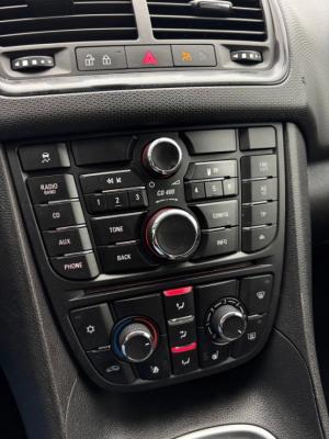 Balts Opel Meriva 2012 Rīga, ar dzinēja tilpumu 1.70 L un nobraukumu 157 tūkst. km par 4600 €, foto 28 vietnē AUTOMOTO.COM.LV