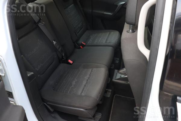 White Opel Meriva 2012 in Valmiera, with an engine capacity of 1.40 L and mileage of 216 thousand km for 3300 €, photo 7 on AUTOMOTO.COM.LV