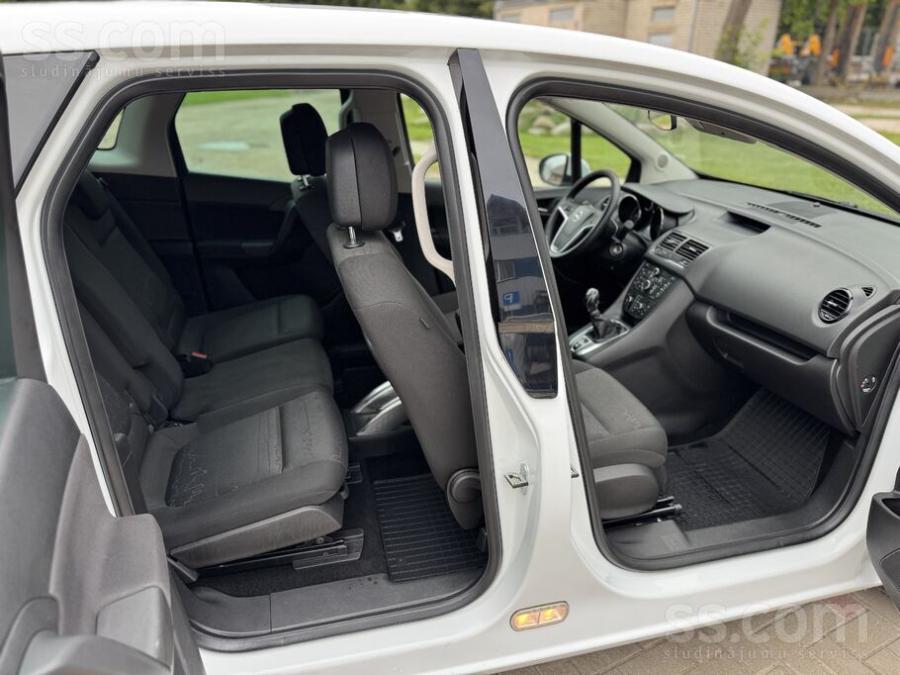 Balts Opel Meriva 2012 Jelgava, ar dzinēja tilpumu 1.70 L un nobraukumu 246 tūkst. km par 2700 €, foto 13 vietnē AUTOMOTO.COM.LV