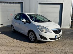 White Opel Meriva 2013 in Riga, with an engine capacity of 1.70 L and mileage of 343 thousand km for 1800 €, photo 4 on AUTOMOTO.COM.LV