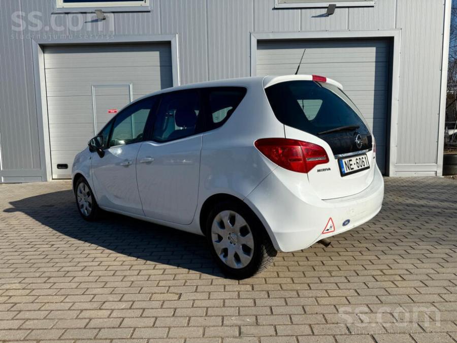 White Opel Meriva 2013 in Riga, with an engine capacity of 1.70 L and mileage of 343 thousand km for 1800 €, photo 5 on AUTOMOTO.COM.LV