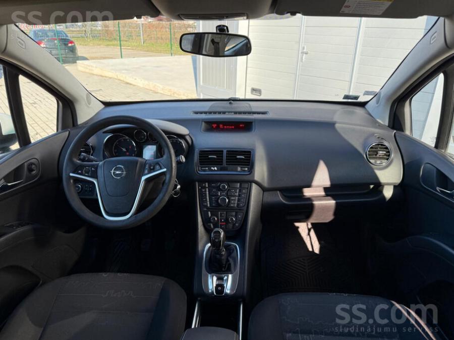 White Opel Meriva 2013 in Riga, with an engine capacity of 1.70 L and mileage of 343 thousand km for 1800 €, photo 7 on AUTOMOTO.COM.LV