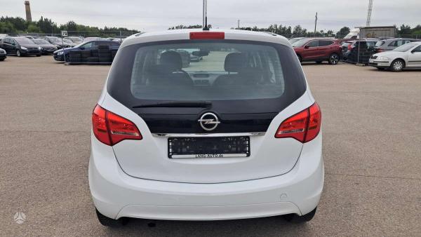 White Opel Meriva 2013 in Marijampole, with an engine capacity of 1.70 L and mileage of 210 thousand km for 2899 €, photo 5 on AUTOMOTO.COM.LV