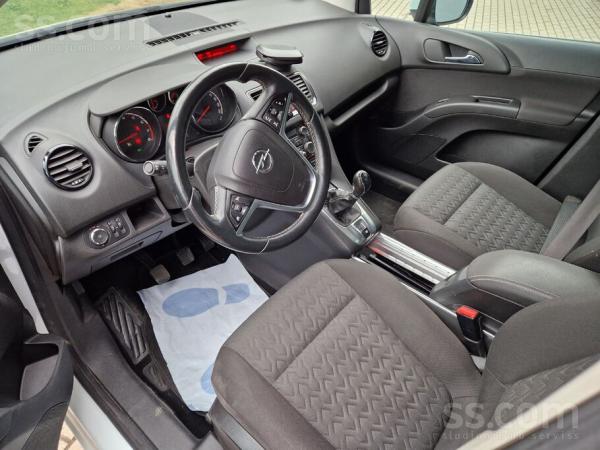 White Opel Meriva 2013 in Liepaja, with an engine capacity of 1.40 L and mileage of 203 thousand km for 4250 €, photo 7 on AUTOMOTO.COM.LV