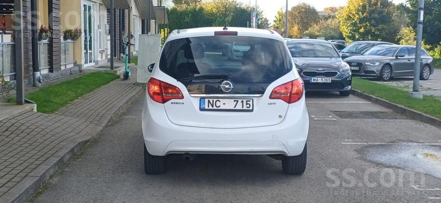 White Opel Meriva 2015 in Riga, with an engine capacity of 1.60 L and mileage of 295 thousand km for 2500 €, photo 2 on AUTOMOTO.COM.LV
