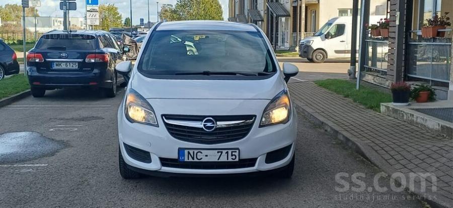 White Opel Meriva 2015 in Riga, with an engine capacity of 1.60 L and mileage of 295 thousand km for 2500 €, photo 8 on AUTOMOTO.COM.LV