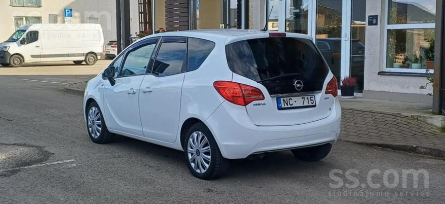 White Opel Meriva 2015 in Riga, with an engine capacity of 1.60 L and mileage of 295 thousand km for 2500 €, photo 10 on AUTOMOTO.COM.LV