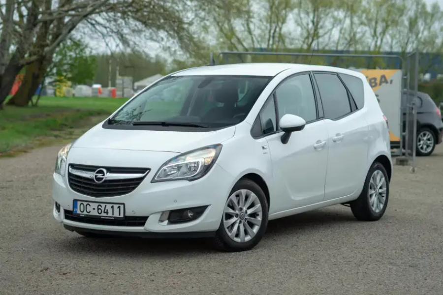 Balts Opel Meriva 2015 Liepāja, ar dzinēja tilpumu 1.60 L un nobraukumu 215 tūkst. km par 5600 €, foto 1 vietnē AUTOMOTO.COM.LV