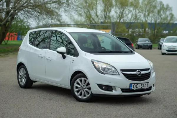 White Opel Meriva 2015 in Liepaja, with an engine capacity of 1.60 L and mileage of 215 thousand km for 5600 €, photo 6 on AUTOMOTO.COM.LV