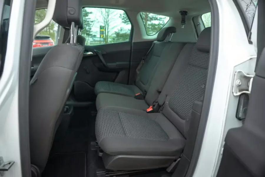 Balts Opel Meriva 2015 Liepāja, ar dzinēja tilpumu 1.60 L un nobraukumu 215 tūkst. km par 5600 €, foto 12 vietnē AUTOMOTO.COM.LV