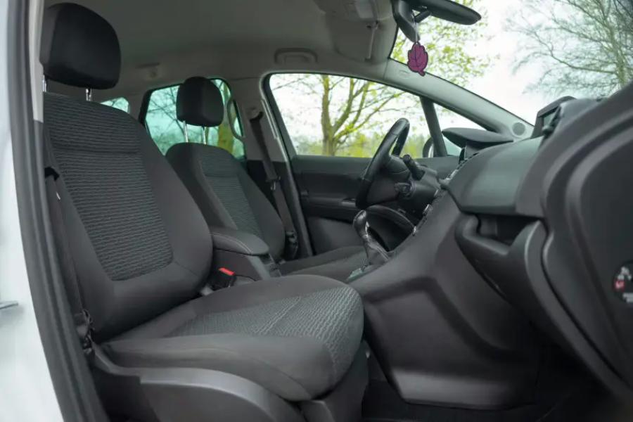 Balts Opel Meriva 2015 Liepāja, ar dzinēja tilpumu 1.60 L un nobraukumu 215 tūkst. km par 5600 €, foto 17 vietnē AUTOMOTO.COM.LV