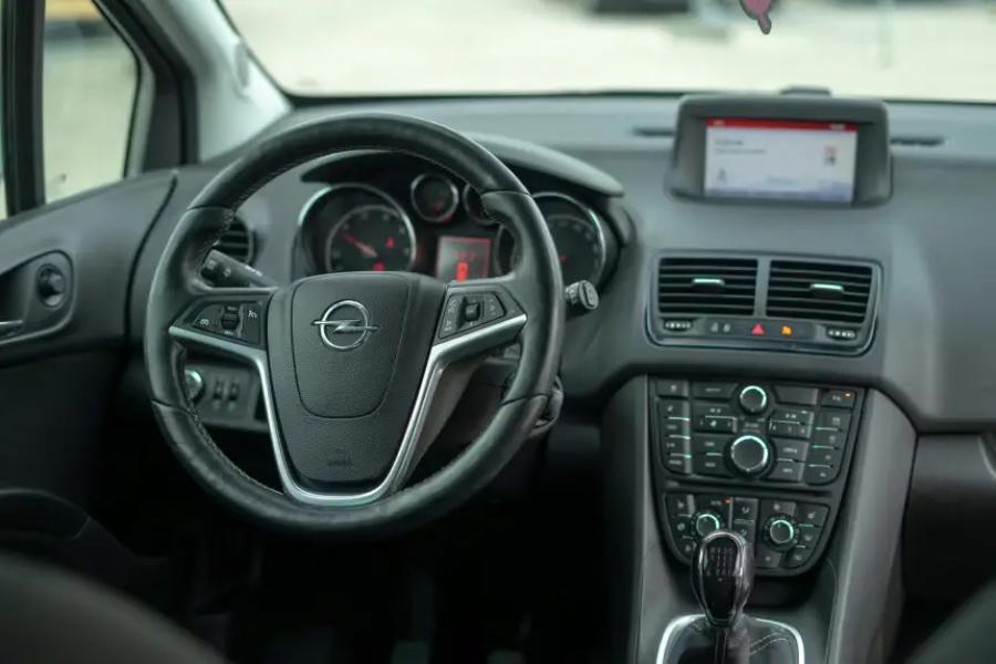 Balts Opel Meriva 2015 Liepāja, ar dzinēja tilpumu 1.60 L un nobraukumu 215 tūkst. km par 5600 €, foto 18 vietnē AUTOMOTO.COM.LV
