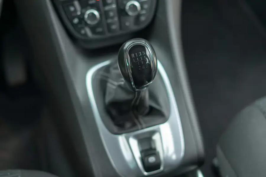 Balts Opel Meriva 2015 Liepāja, ar dzinēja tilpumu 1.60 L un nobraukumu 215 tūkst. km par 5600 €, foto 21 vietnē AUTOMOTO.COM.LV