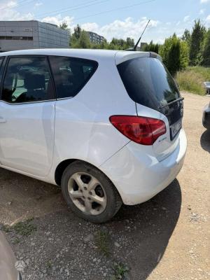 Balts Opel Meriva 2016 Viļņa, ar dzinēja tilpumu 1.60 L un nobraukumu 260 tūkst. km par 1950 €, foto 4 vietnē AUTOMOTO.COM.LV